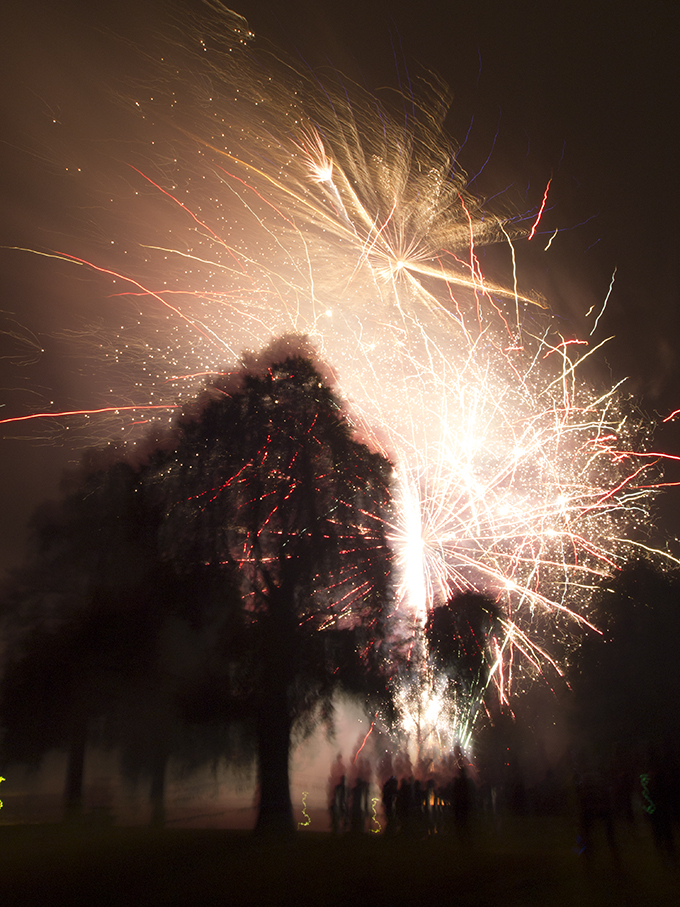 2013-14 NEW YEARS EVE FIREWORKS: Frogs Hollow – Toowoomba | wotwedid